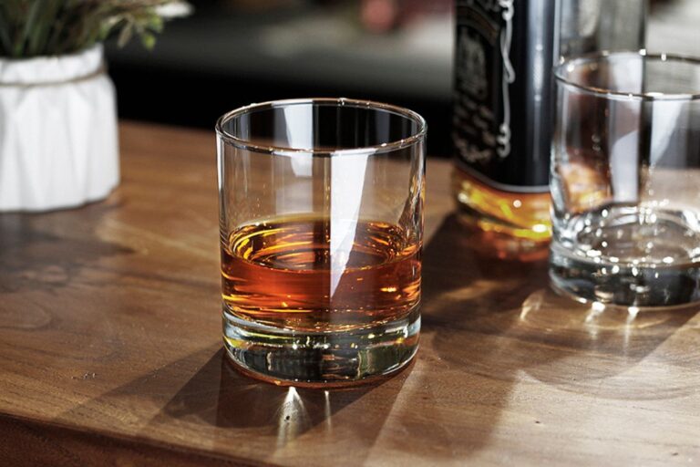 How to Drink Whisky the Right Way – Whiskey and Whisky